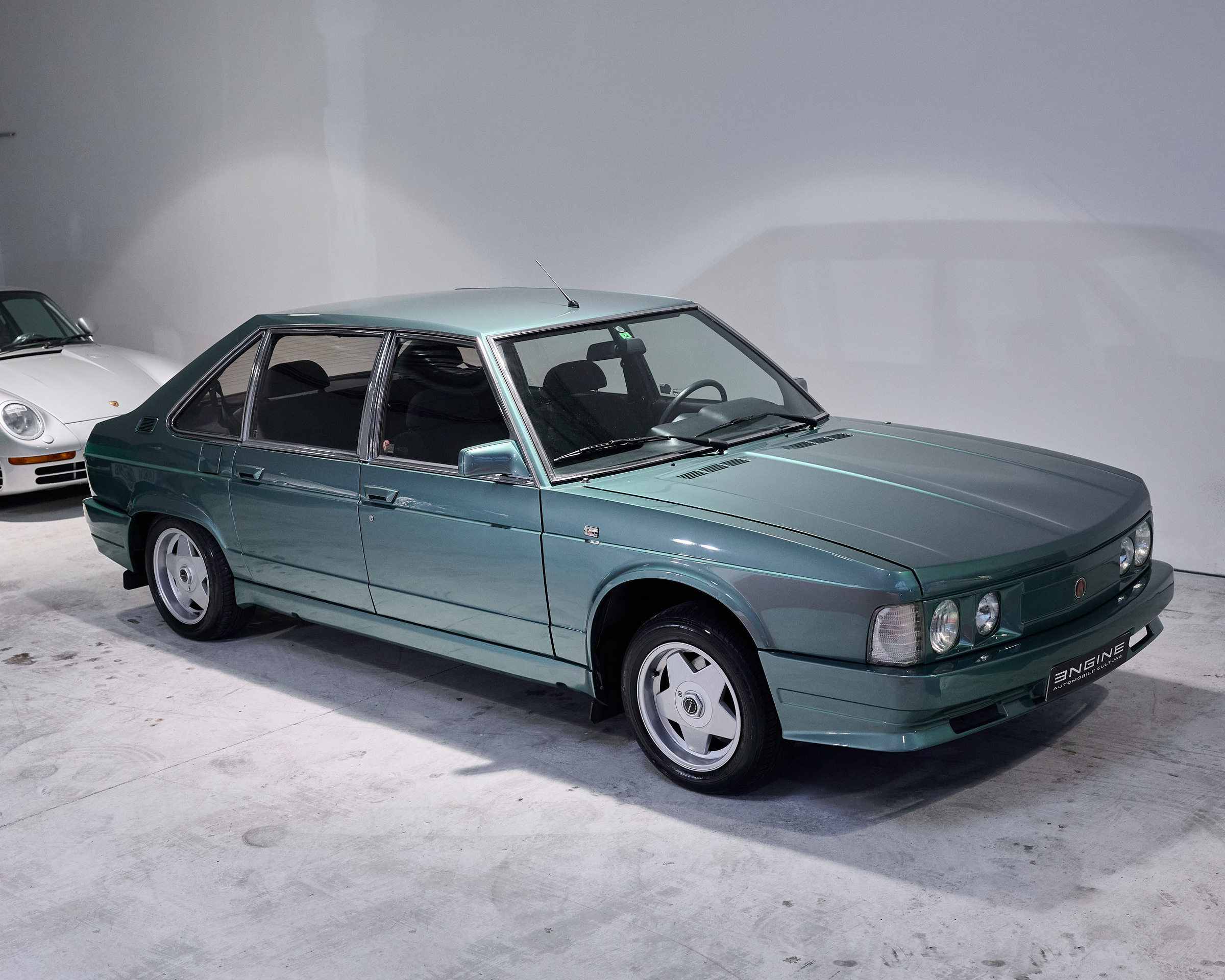 #46 | Tatra 613-4 Mi Artslimit